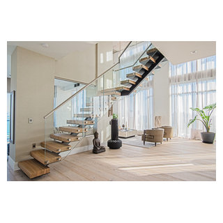 Modern Center Beam Staircase Collaboration - Modern - Staircase - Tampa ...