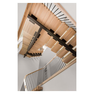 Modern Floating Stair with Pencil Rail, East Hampton, NY - Modern ...