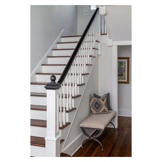Modernized Center Hall Colonial - Moderne - Escalier - New York - par ...
