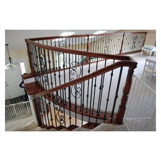 Poplar & Metal Loft Railing - Classique - Escalier - San Diego - par ...