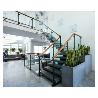 Steel and Concrete Mono Stringer with Clamped Glass Railing System ...