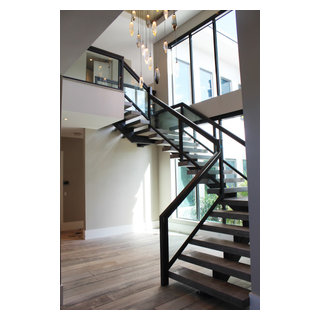 Steel Center Stringer with 4" Thick White Oak Treads & Tempered Glass ...