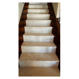 Travertine stairs - Méditerranéen - Escalier - Sacramento - par Burnett ...