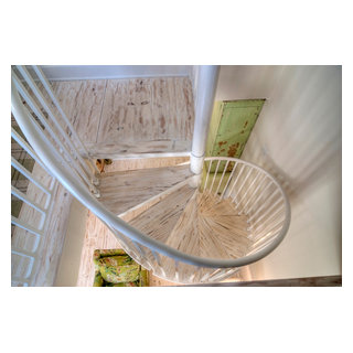Warner Dr - Beach Style - Staircase - Los Angeles - by Sergio Schwark ...