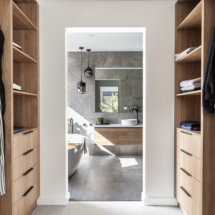 75 Beautiful Small Walk-in Wardrobe Ideas & Designs - October 2022 ...