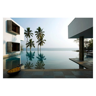 Cliff House - Beach Style - Pool - Bengaluru - by Khosla Associates | Houzz