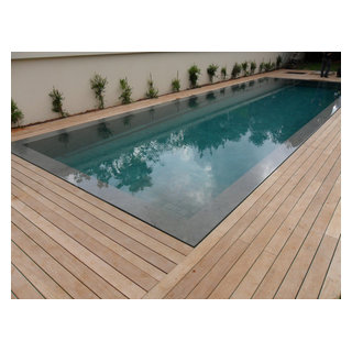 Burmese teak swimming pool deck with hidden fasteners - Modern - Pool ...
