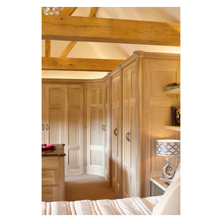 Vaulted Ceiling Bedroom and Dressing Area. - Modern - Wardrobe - Surrey ...