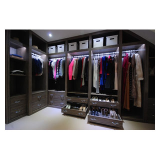 Walk in Dressing Room. Chichester. - Contemporary - Wardrobe - Sussex ...