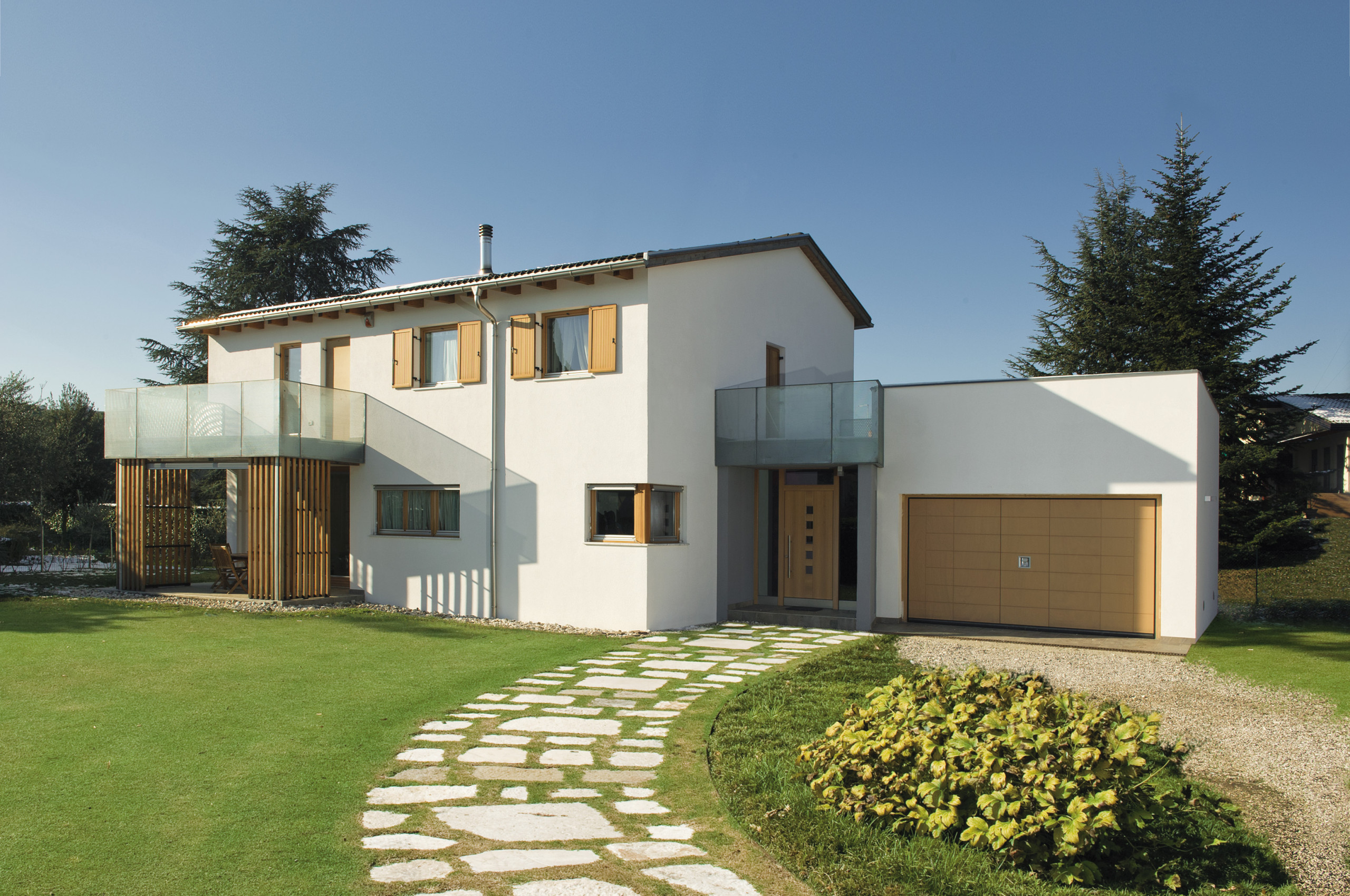 8 Fabulous Prefab Homes Around the World