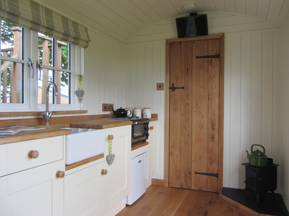 Shepherds Huts with kitchen and ensuite - Traditional - West Midlands ...