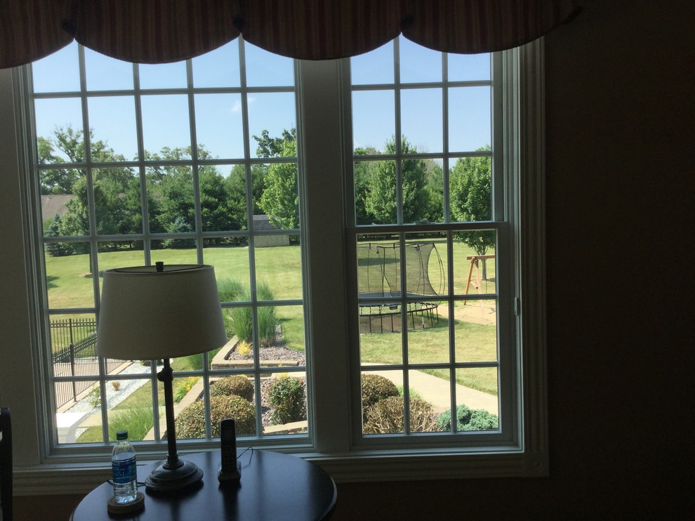 Studs between grouped windows