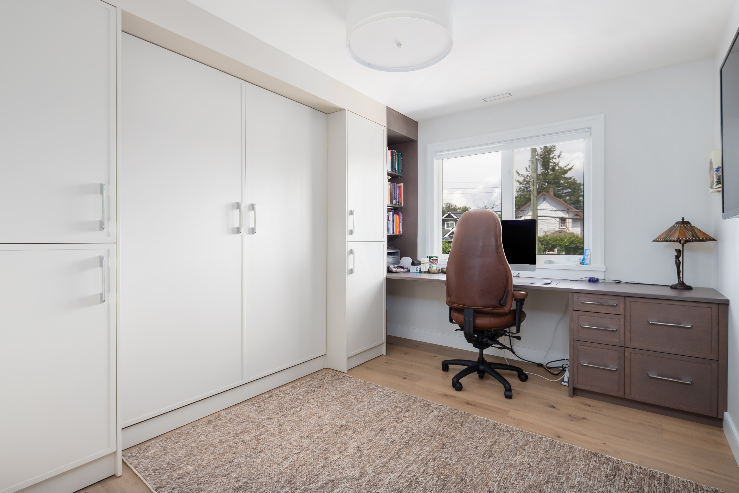 Houzz Tour: A Dark, Cramped Home Gets a Light, Open Makeover | Houzz IE