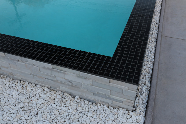 New Raised Infinity Pool - Modern - Pool - Los Angeles - by A to Z ...