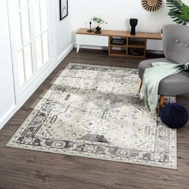 Riley Gray/Charcoal Medallion Classic Polyester Area Rug, 5' x 7 ...