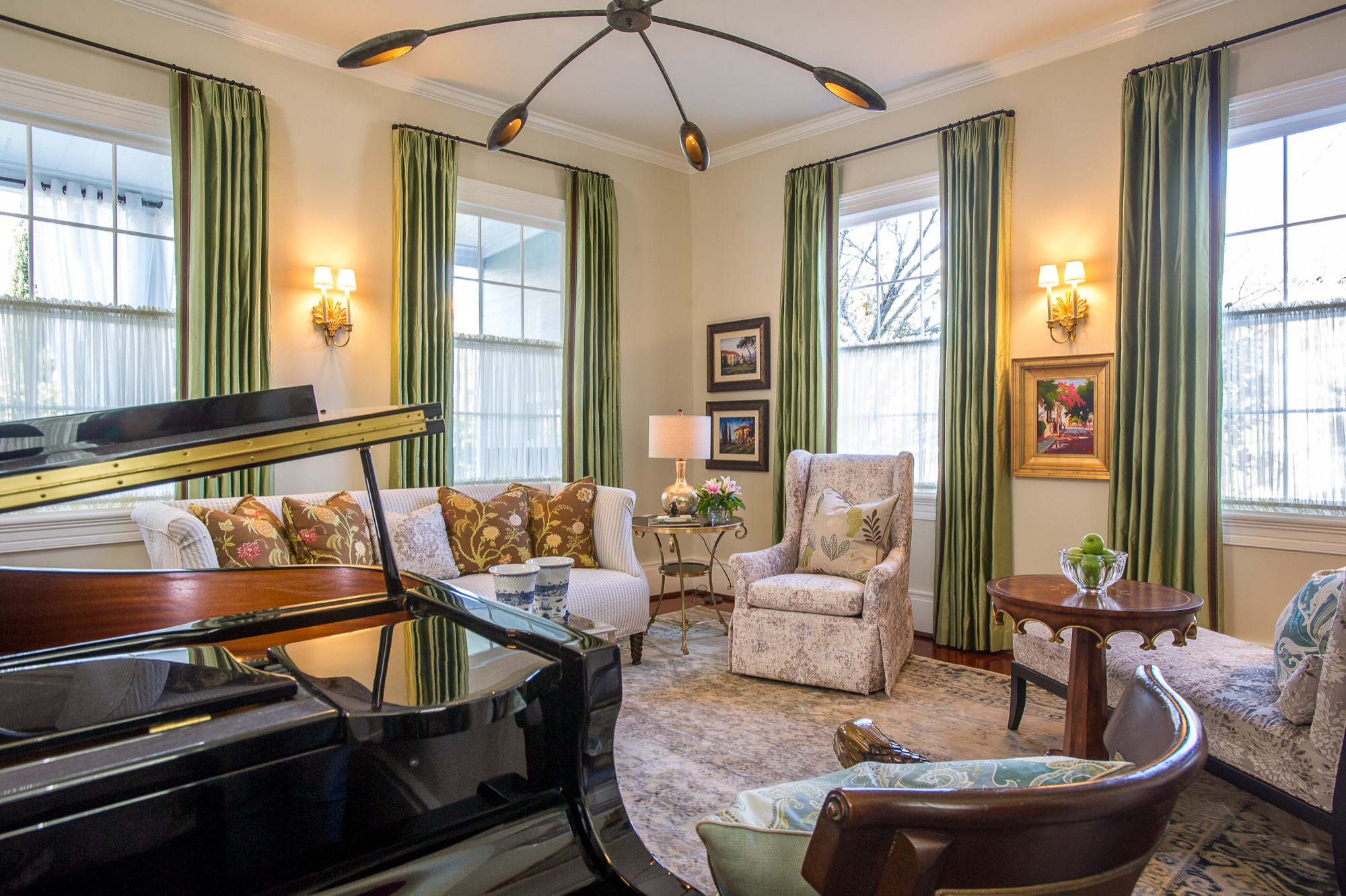 Interiores De Casas Históricas De Charleston