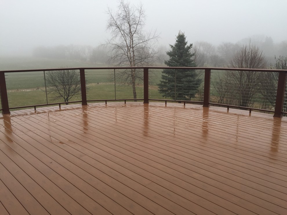 Oconomowoc Radius Timbertech deck with Azek cable railing system ...