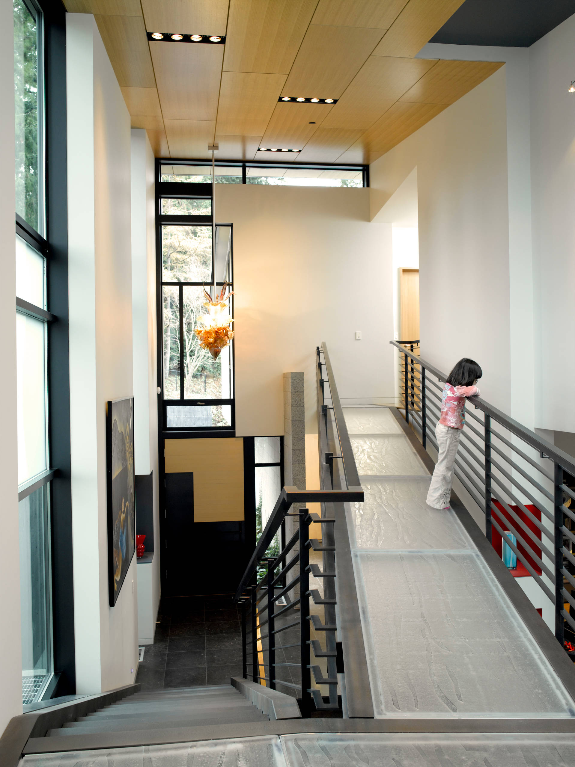 Inventive Design: L-Shaped Windows