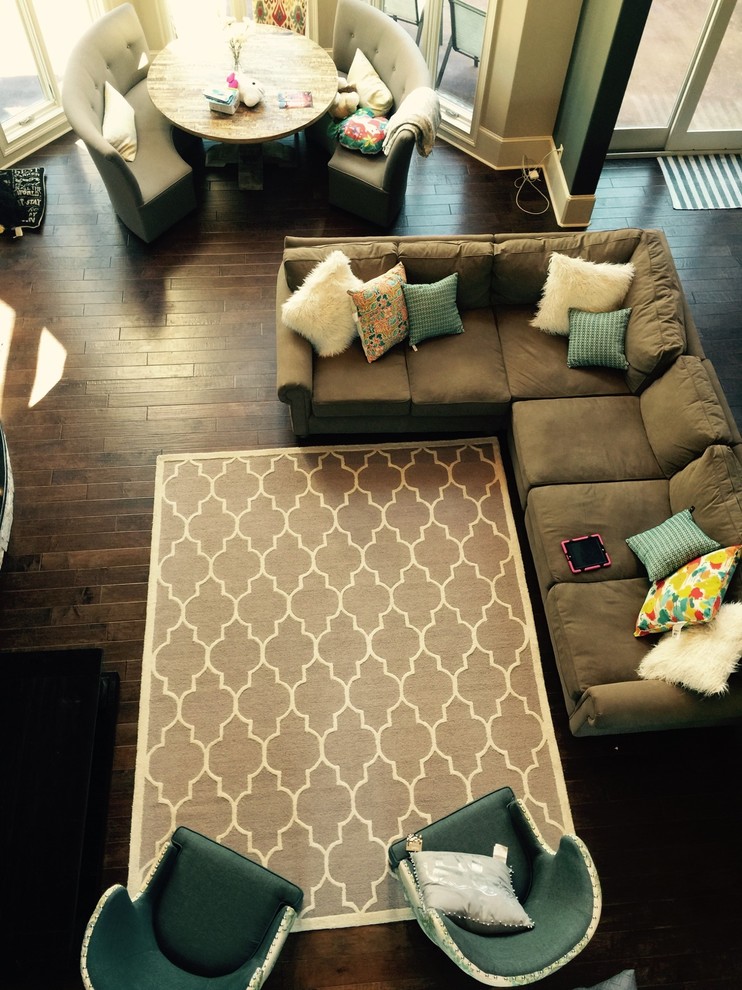 Which rug would you choose for this family room?