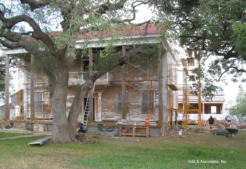 Houzz Tour: An 1850s Ancestral Home in Texas Rises Again