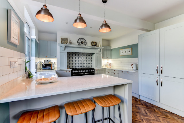 Classic British Kitchen in Worthing, West Sussex - Classique - Cuisine ...