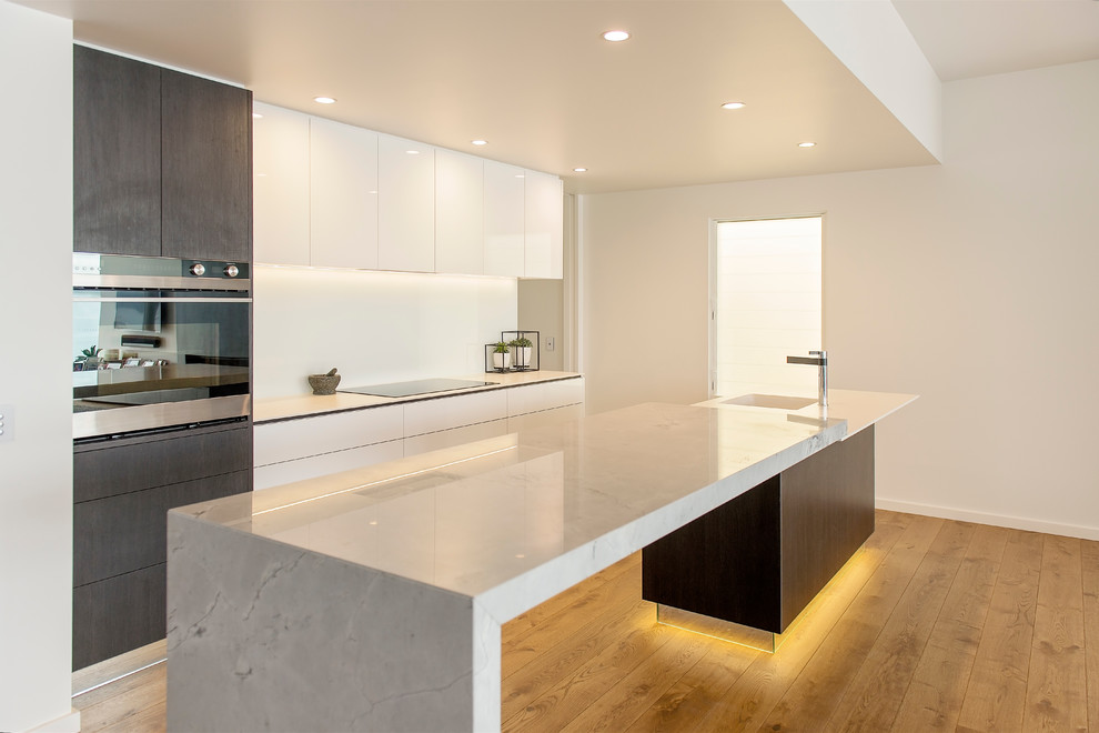 Zenith Dekton & Super White Quartzite Kitchen - Minimalistisch - Küche ...