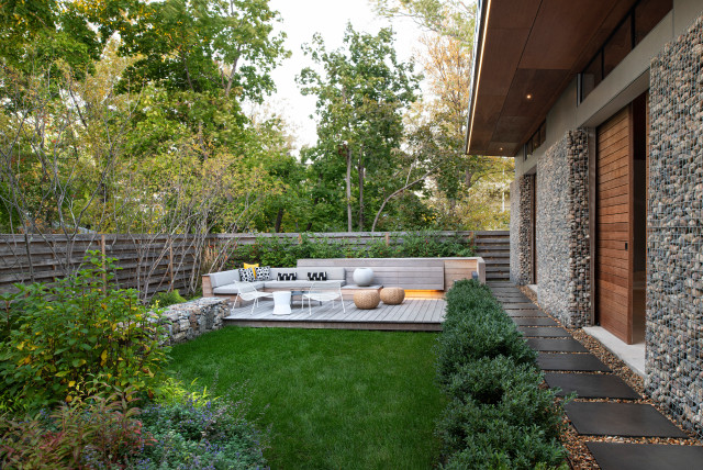 Yard of the Week: Inviting Space for Family, Friends and Wildlife