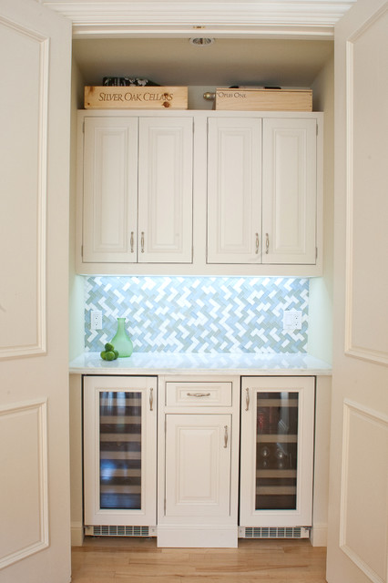 dry bar - Traditional - Kitchen - Dallas - by Kitchen Design Concepts