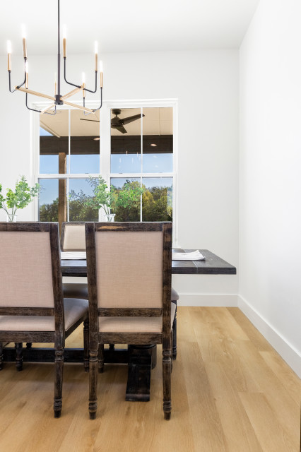 Soho Base | Modin Rigid LVP Collection Customer Space | TX - Moderno ...