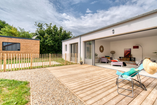 Mise en scène par le prêt de meubles d'une maison vide pour la vente ...