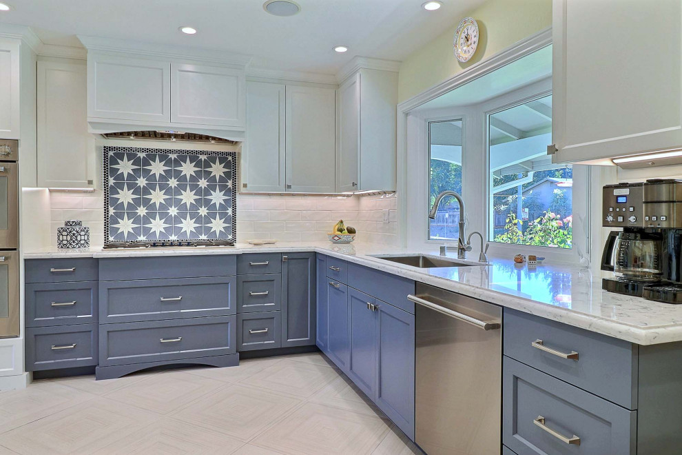 Blue Cottage Kitchen - Kitchen - by Project Guru | Houzz