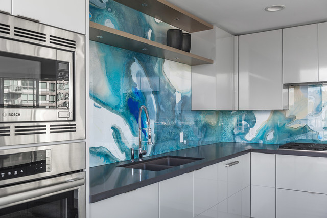 10 Kitchen Backsplashes That Make a Statement