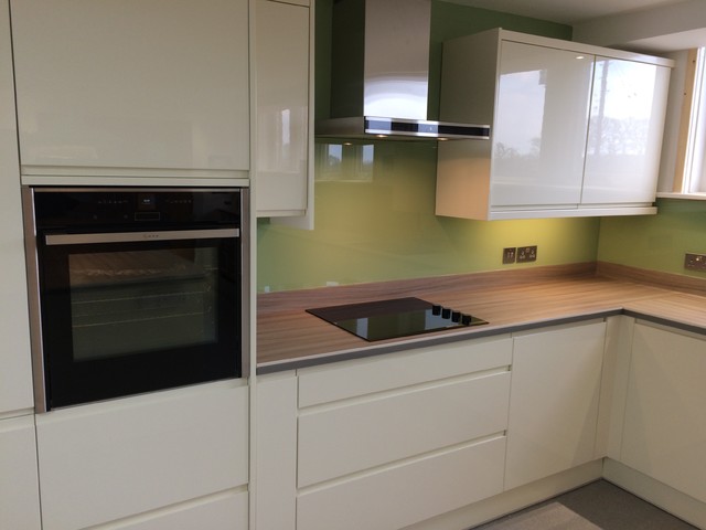 Dulux Putting Green Commercial Kitchen Glass Splashback - Contemporary ...