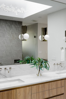 Modern Master Bath & Walk In Closet Wardrobe Design Combo By Darash ...