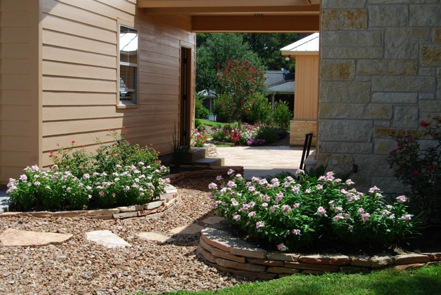 Flower Beds & Retaining Walls - Traditional - Houston - by Papescapes ...