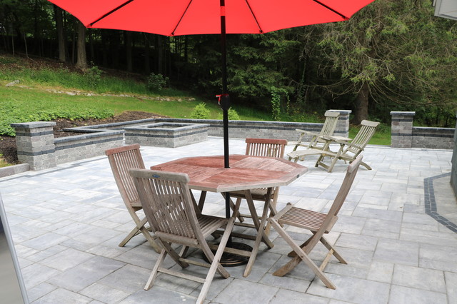 Large Scale Patio and Fire Pit: Unilock Beacon Hill Flagstone Pavers ...