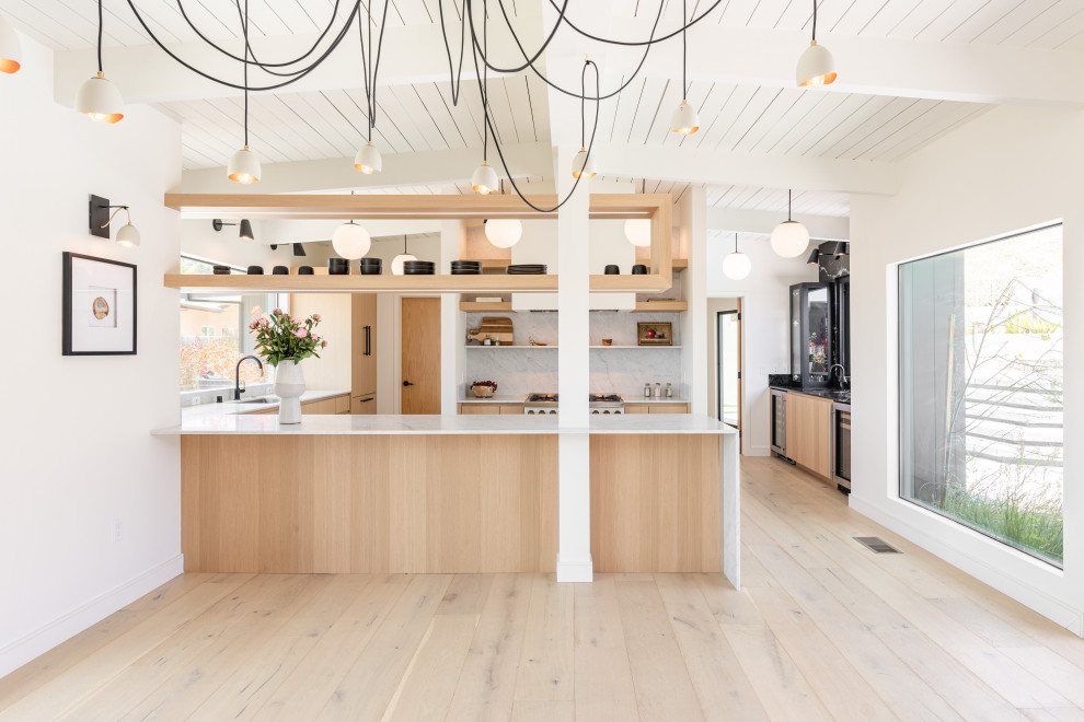 Kamton - Kitchen - Los Angeles - by Betty Balian Design | Houzz