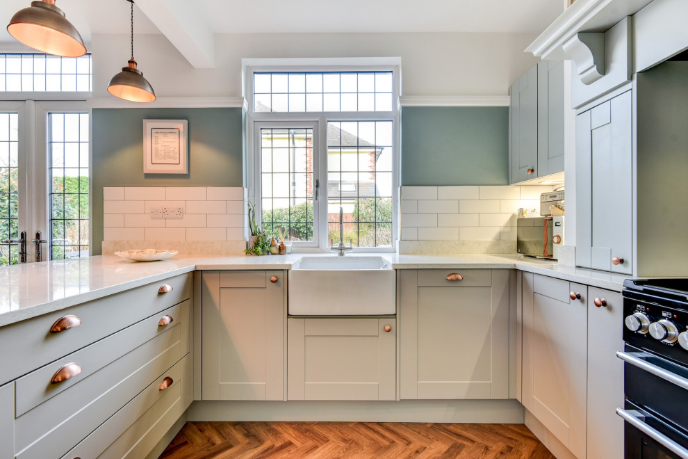 Classic British Kitchen in Worthing, West Sussex - Traditional ...