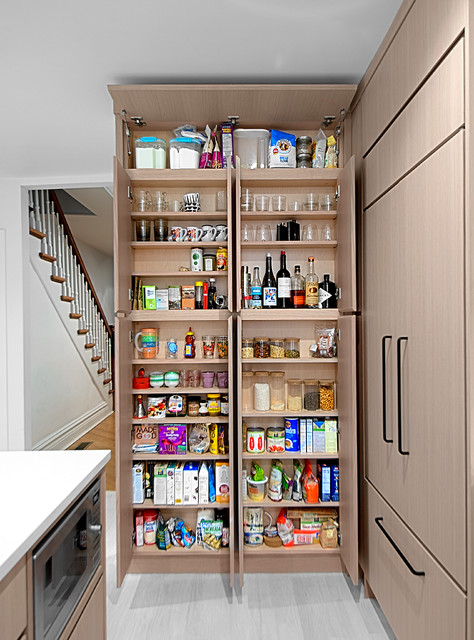 Modern Pantry - Contemporary - Kitchen - Chicago - by Benvenuti and Stein