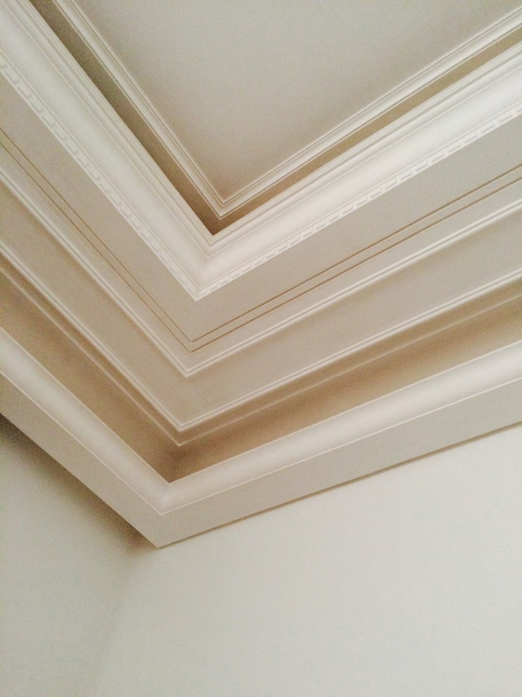 Need Help in my Master Bedroom ceiling trim color