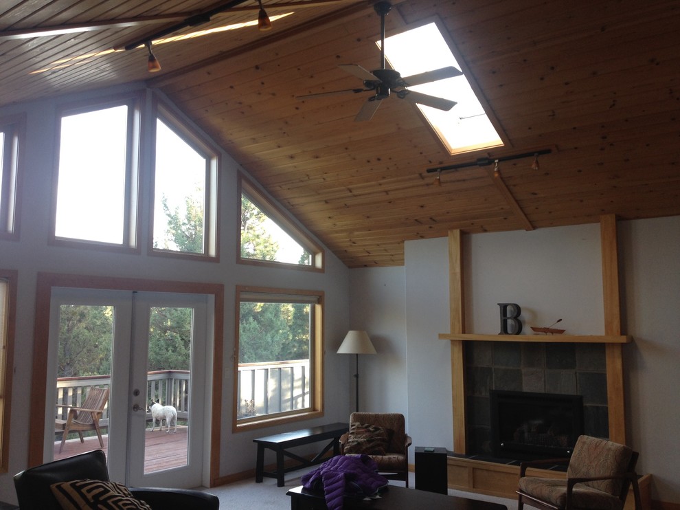 Oak trim, vaulted pine ceilings