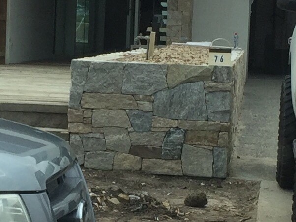 Retaining wall: Solid stone vs besser block with stone cladding? | Houzz AU