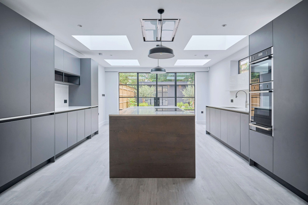 Grey Handleless Kitchen in Kew - Modern - Kitchen - London - by Ray ...