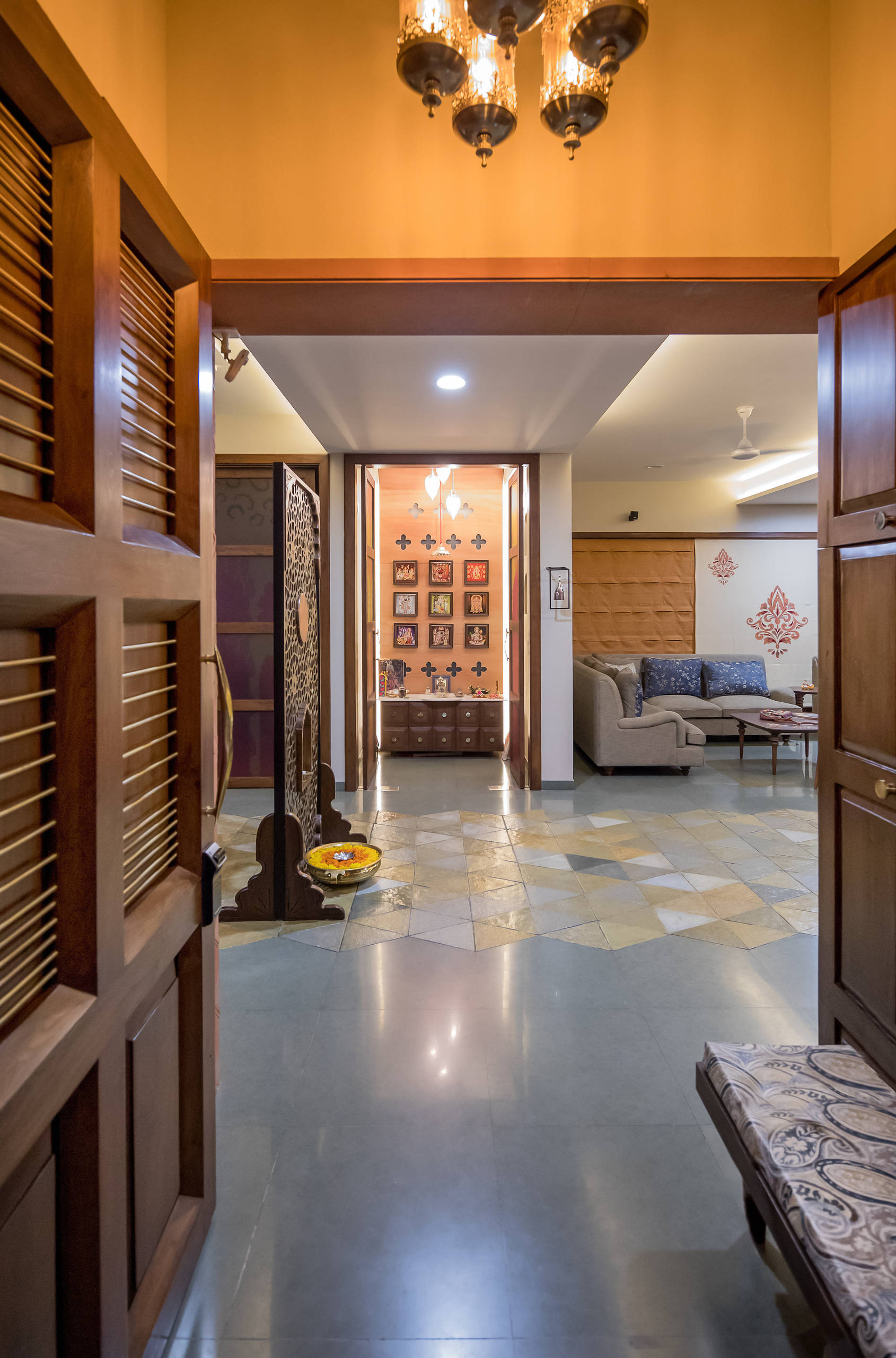 Houzz Tour: A Surat Flat Celebrates Traditional Indian Elements