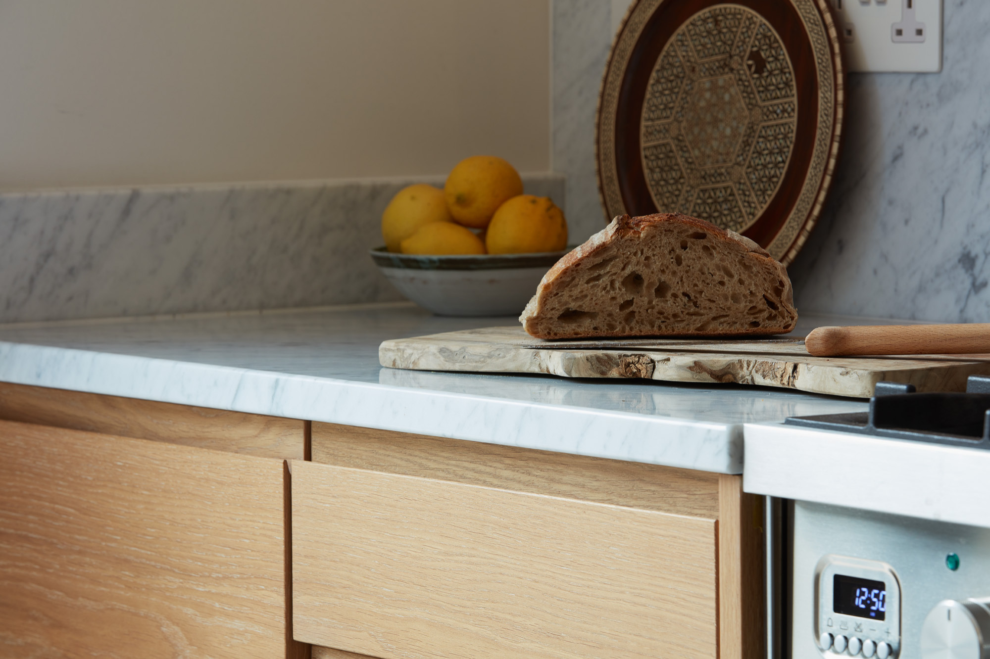Kitchen Tour: A Warm, Inviting Space Designed for Two Keen Cooks | Houzz IE