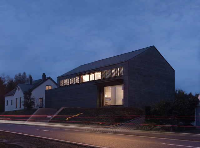 3 Modern Homes That Are Rooted Yet Soar