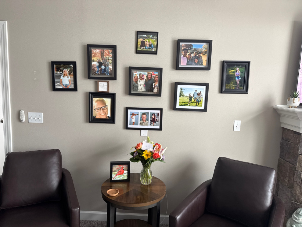 placement of family photos | Houzz Forum