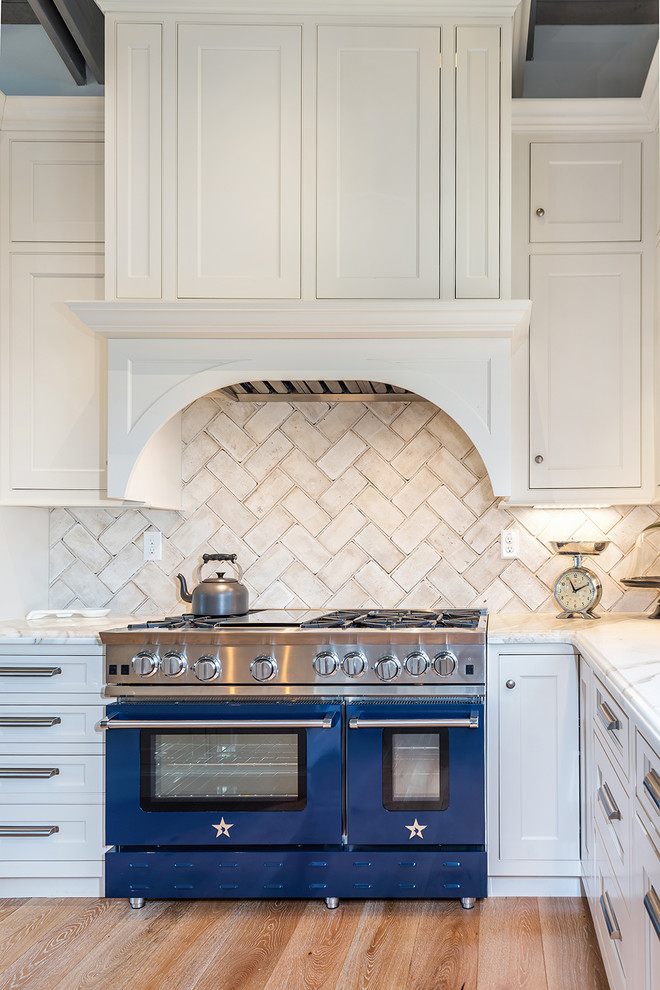 A Vintage Revival - Farmhouse - Kitchen - San Francisco - by Tama Bell ...