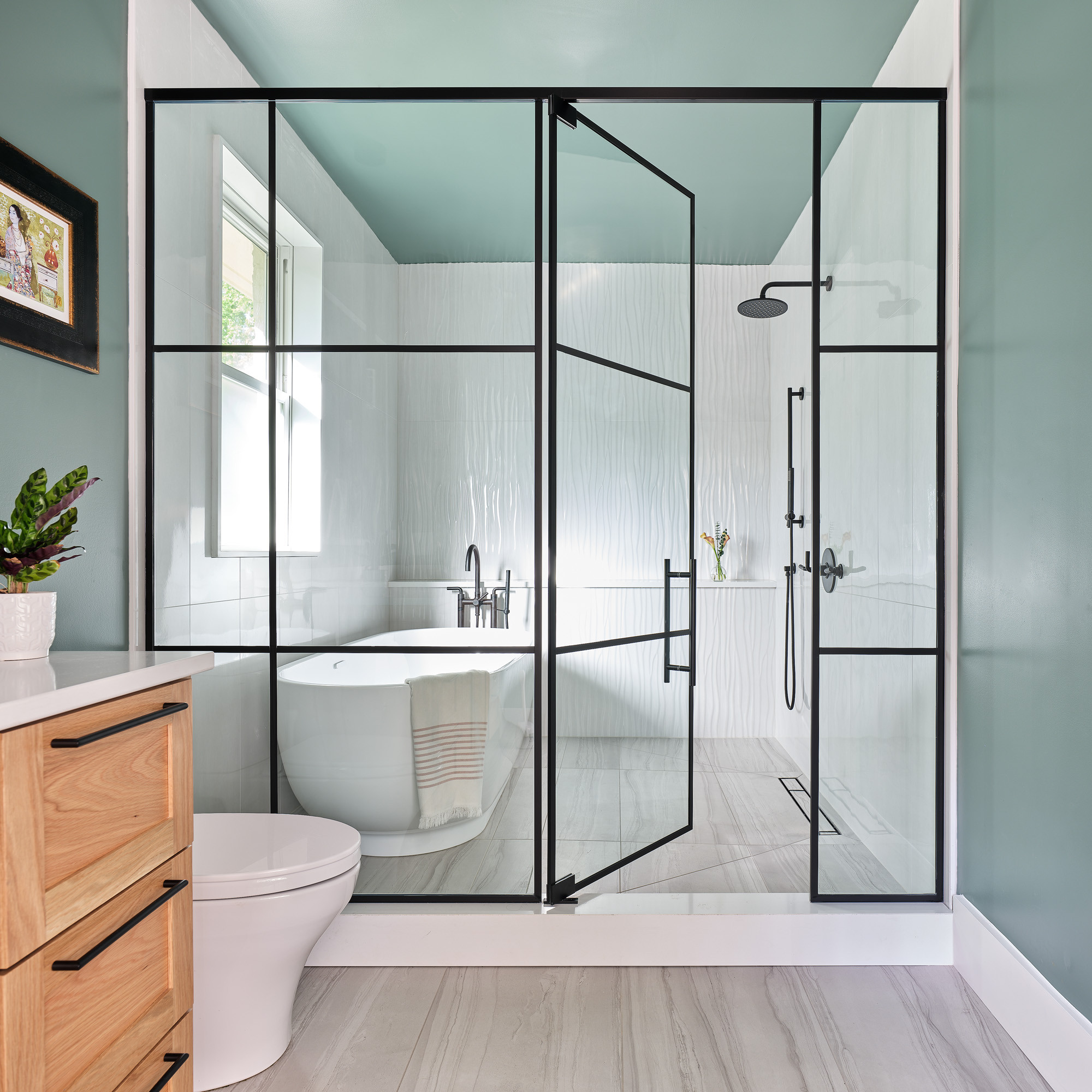 4 New Bathrooms With Amazing Showers