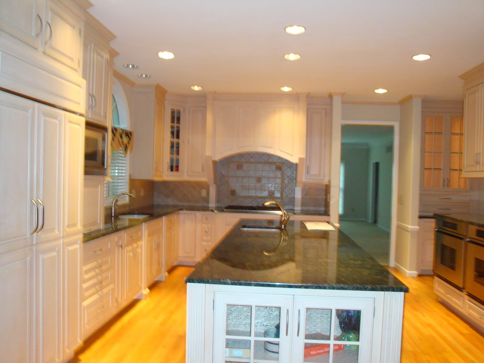 Sad kitchen: Lighting and other ideas to make it more welcoming?